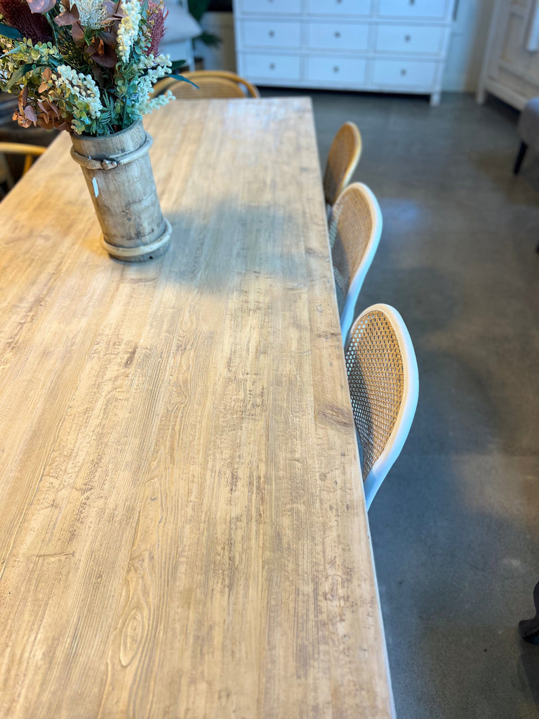 Manhattan Dining Table – Haven & Space Berry